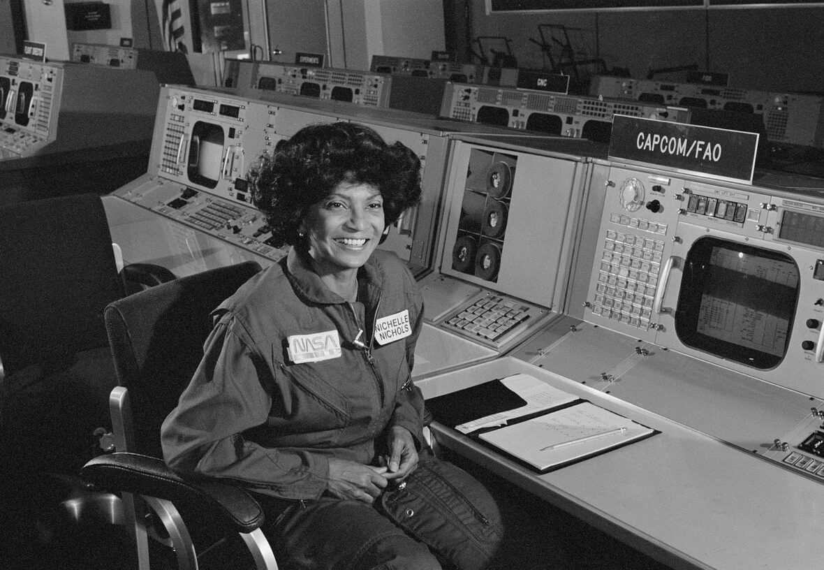 Everything You Need To Know About Nichelle Nichols, The Trailblazing ...