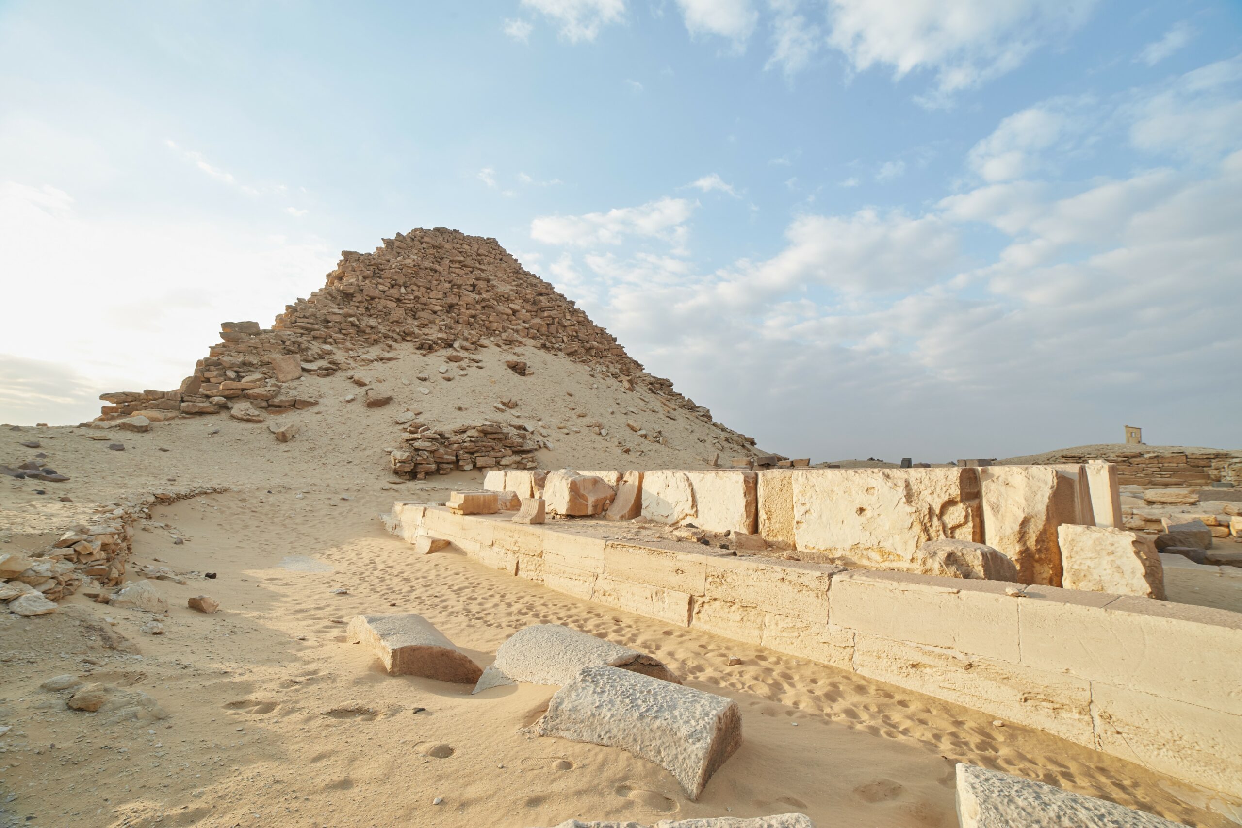 Archaeologists In Egypt Recently Uncovered Eight Hidden Chambers ...