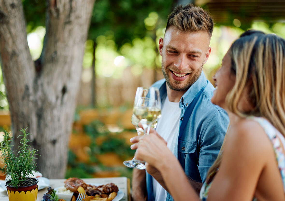 His Girlfriend's Ex-Boyfriend Unexpectedly Showed Up While They Were ...