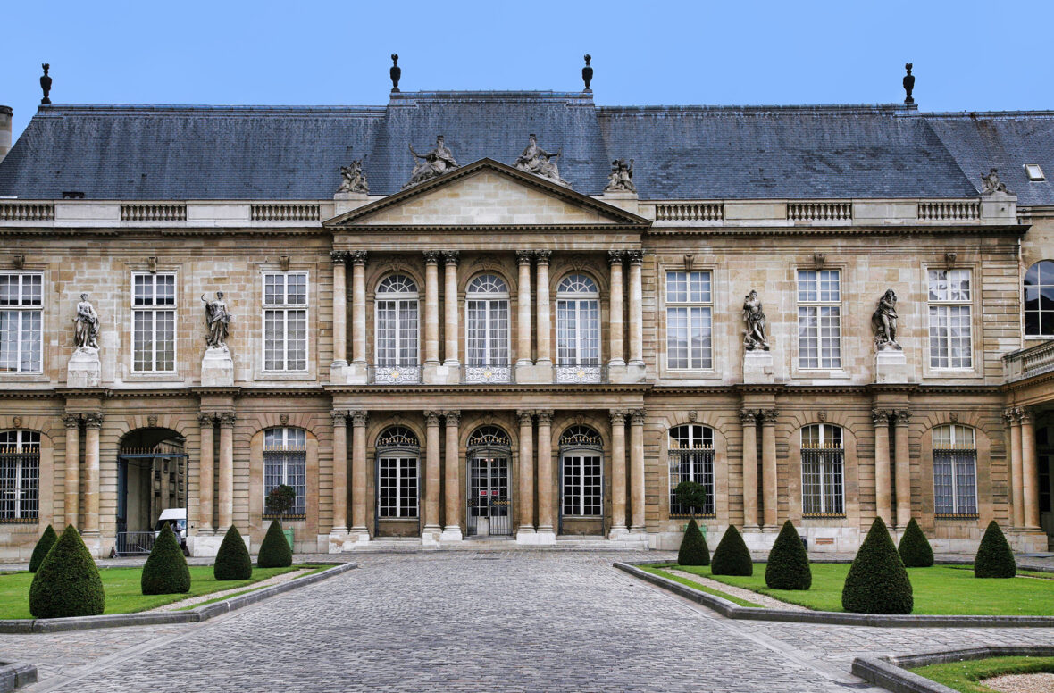 This French Spy Lived As Both A Man And A Woman In The 1700s - Chip Chick