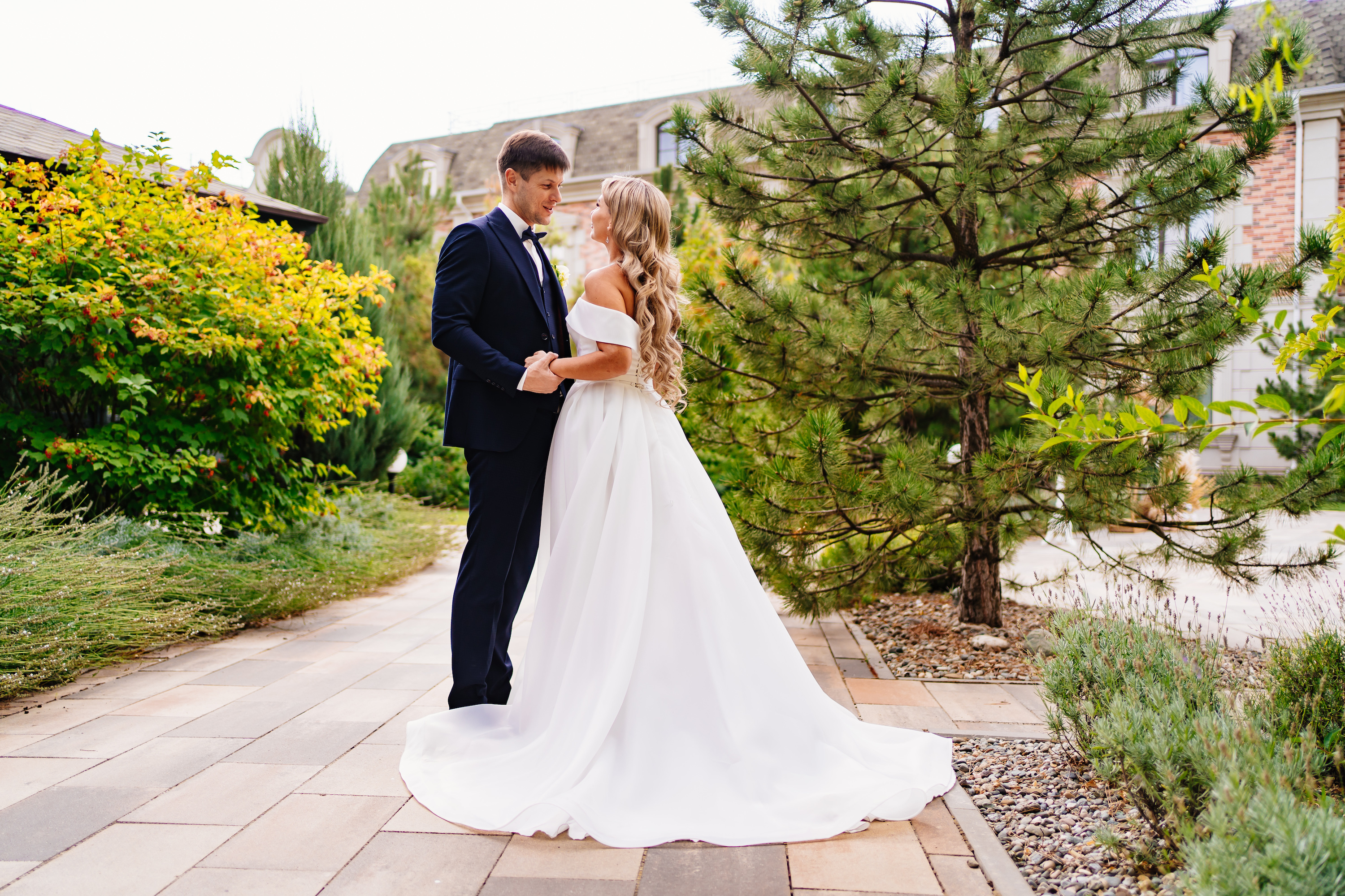 Her Fiancé Wants To Postpone Their Wedding, But She Said They Can Get ...