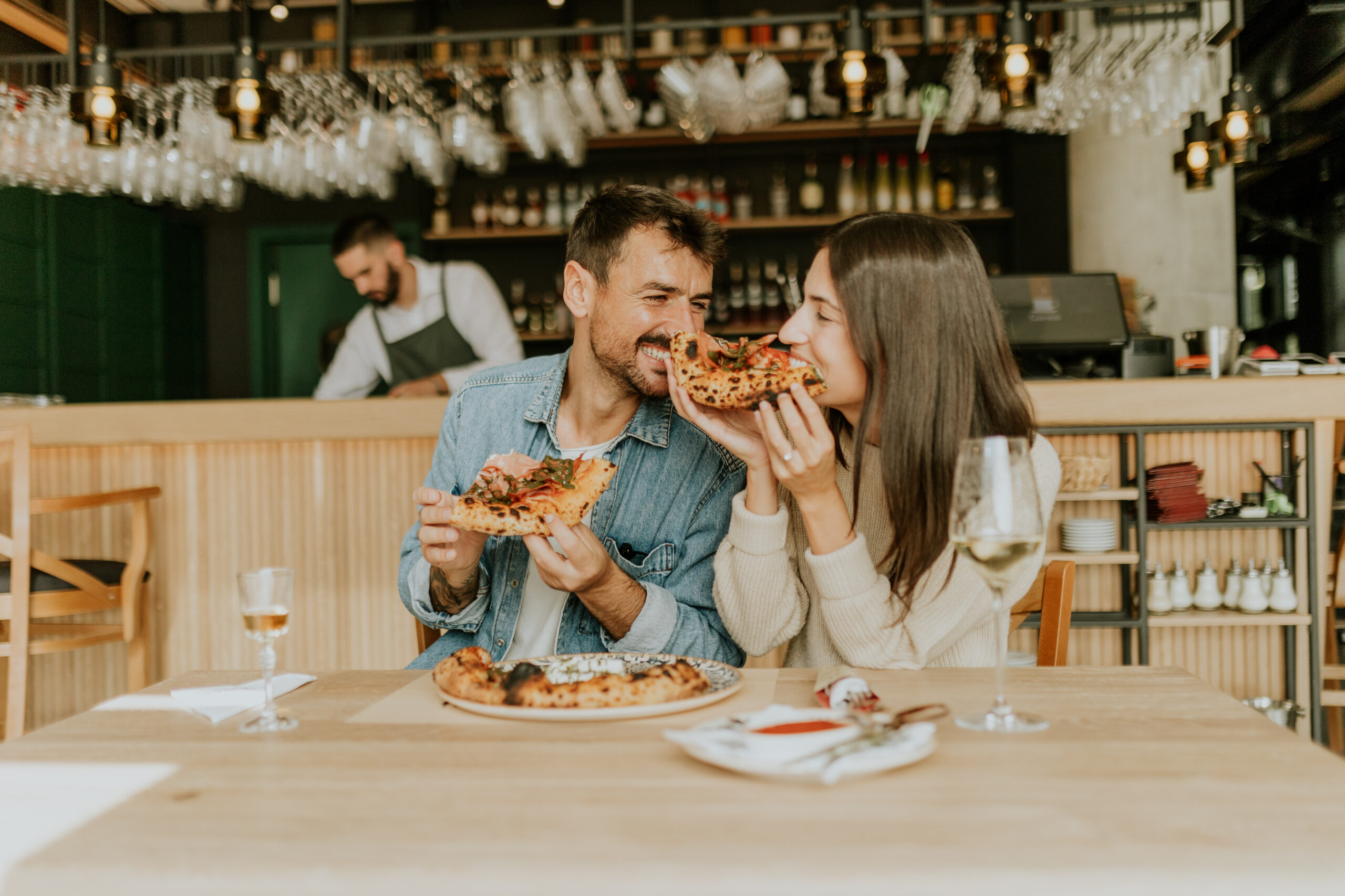 She Went On A Date With A Guy And When She Asked For A Takeout Box, It ...