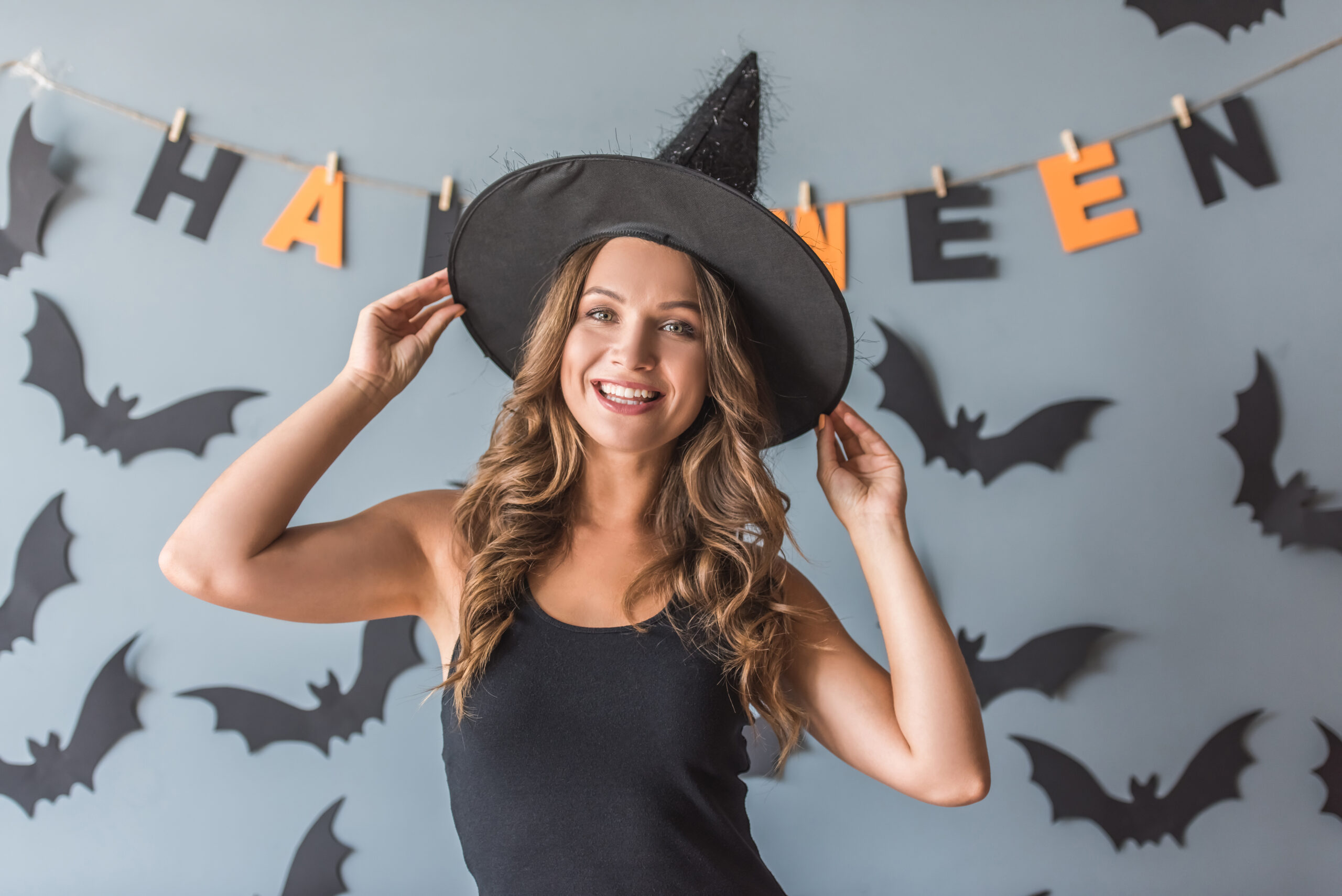 Her Unemployed Boyfriend Doesn't Want Her To Celebrate Halloween Since ...