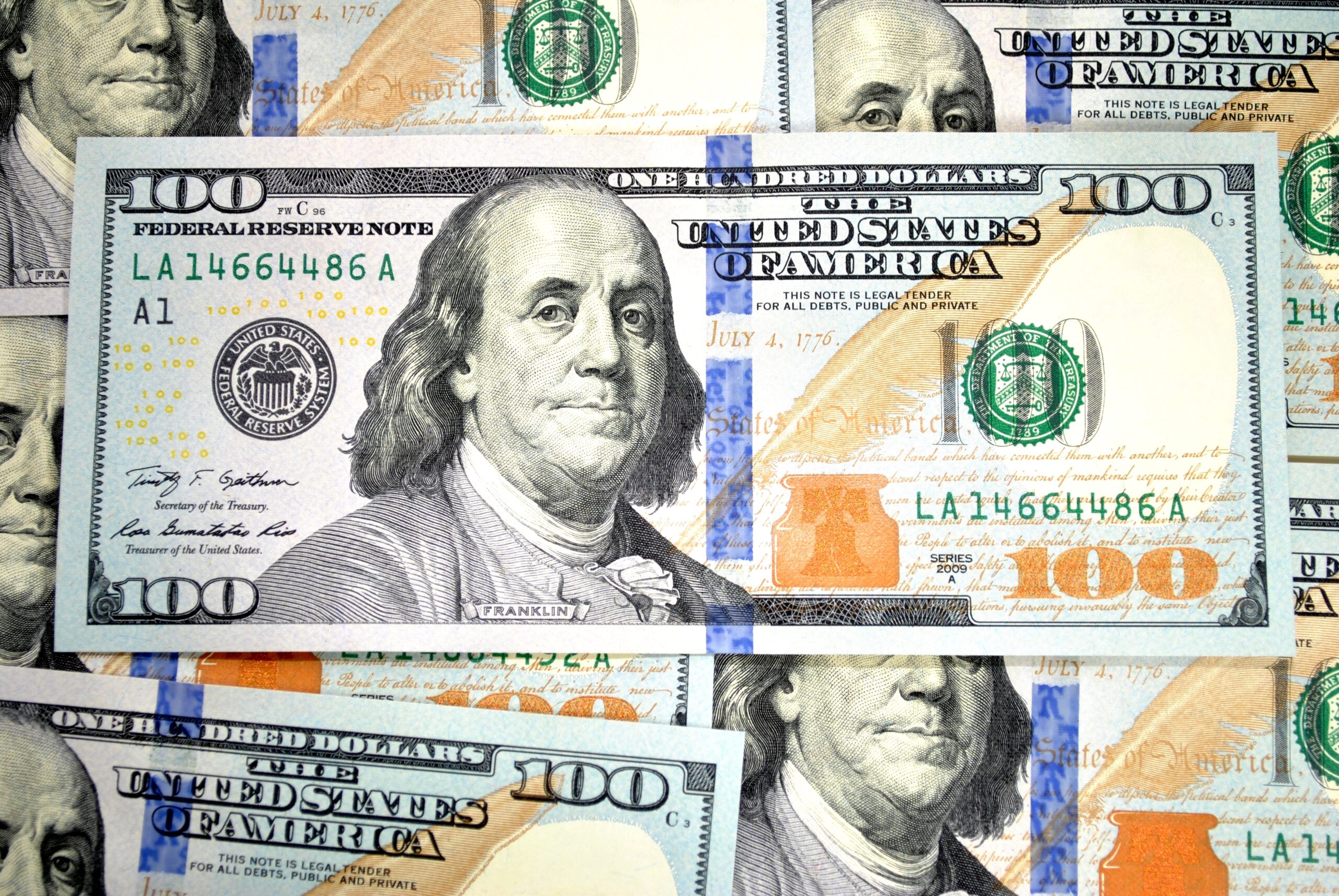 A Stranger Sent Her $8,000 When She Was Struggling Then Vanished, And ...