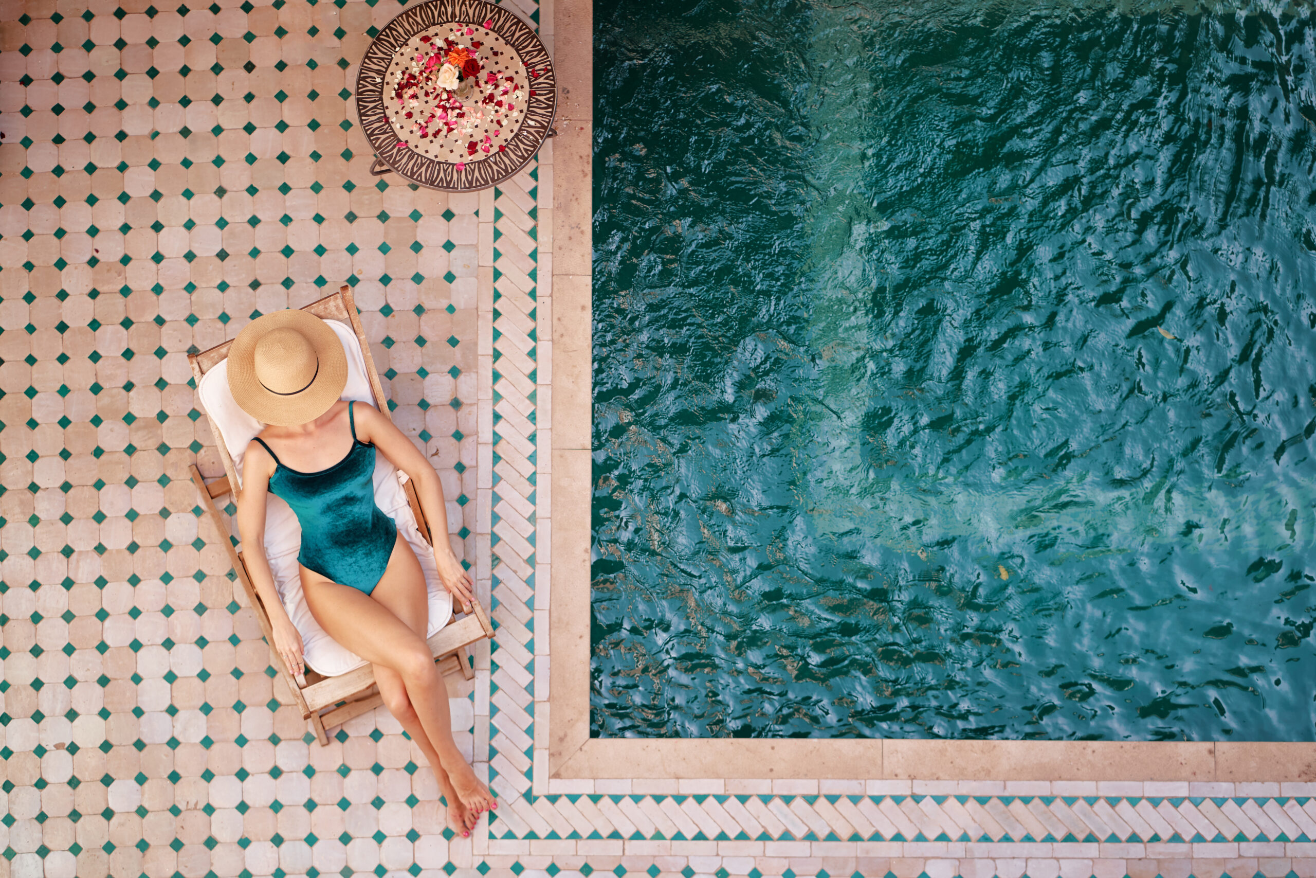 She's Being Accused Of Holding A Kid's Head Underwater In A Luxury Pool ...