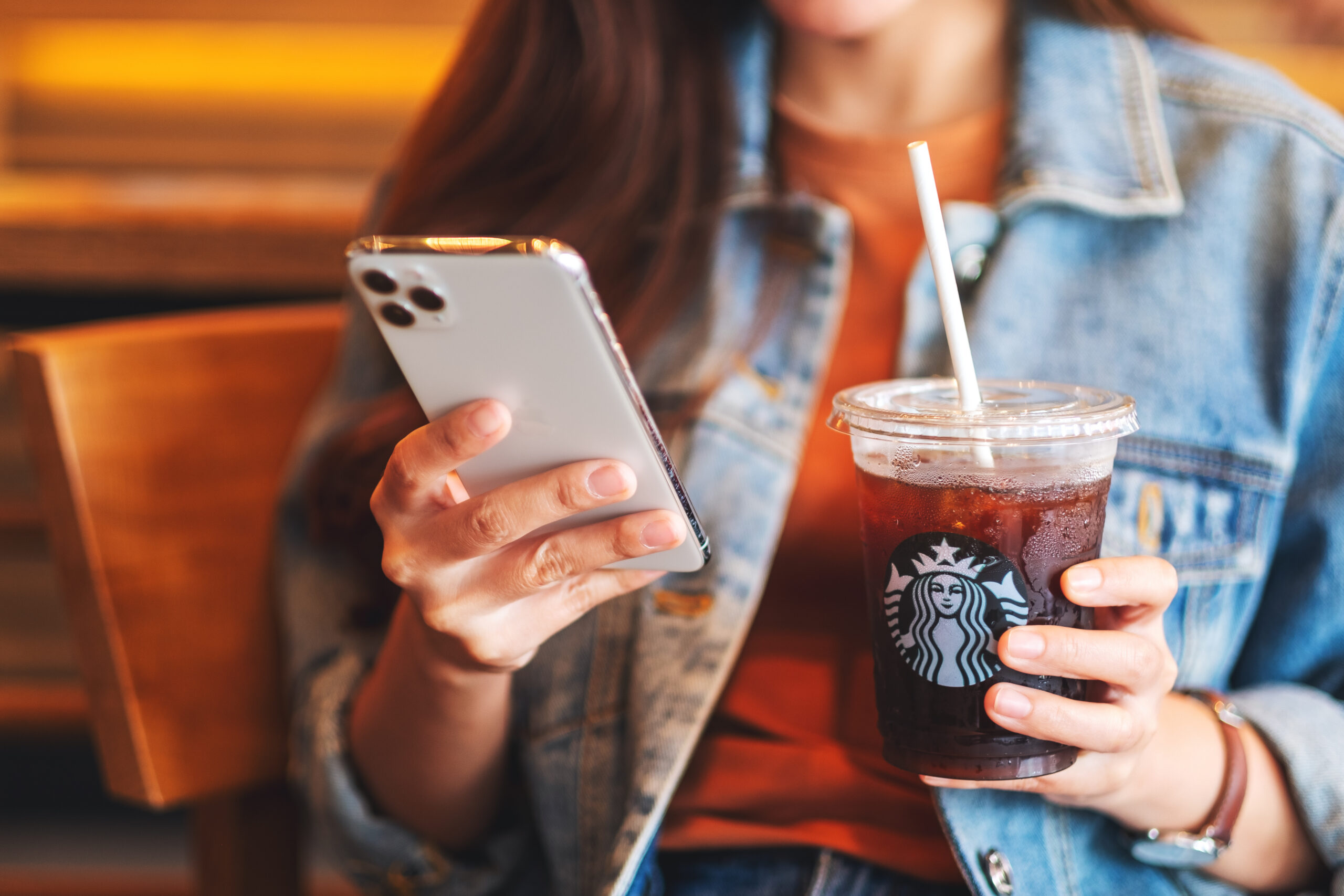 She Asked The Homeless Man She Sees At Starbucks How He Ended Up On The ...